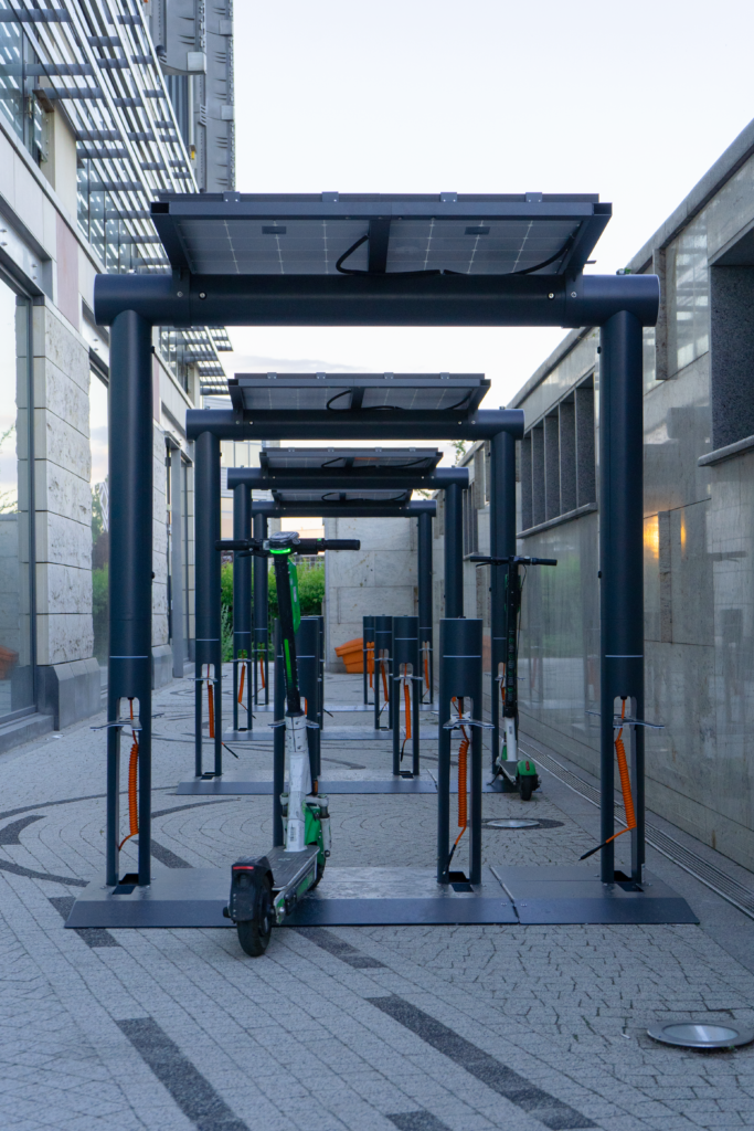 SOLARROLLER-LADESYSTEM jCHARGE - IBOMBO | Fahrrad Reparaturstation | Direkt vom Hersteller!